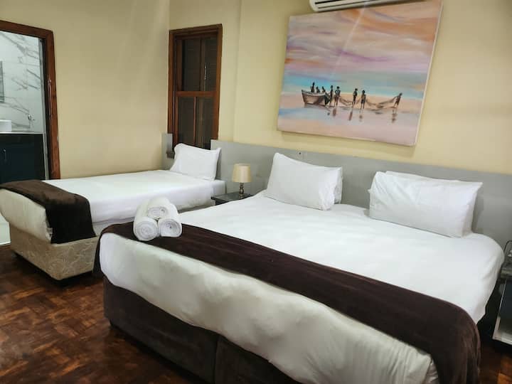 Gem Of Manor - Balcony Room 3 - Durban