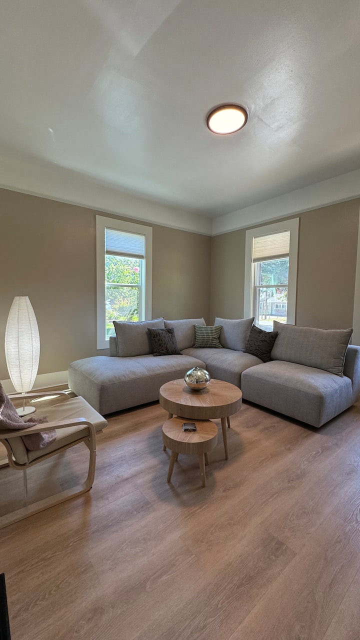 Tranquil West Haven Nook - Portland, OR