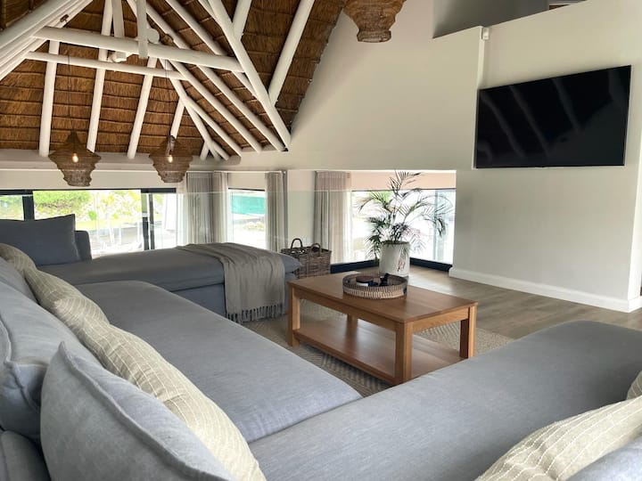 Laid Back Luxury Canal House - Saint Francis Bay