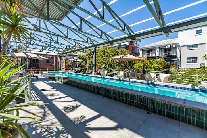 Cozy Studio Lap Pool No Loadshedding Cape Town - Cape Town
