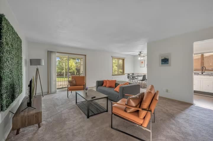 Enjoy! Great Franklin Park (W Toledo) 2bd 2ba Apt - Toledo, OH