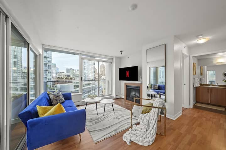 1bed Condo 1bath Sleeps 5 W/parking - Vancouver