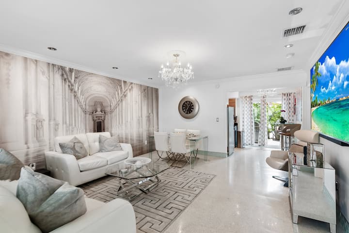 Stunning 2brd, Private Pool, Steps To The Beach - Fort Lauderdale