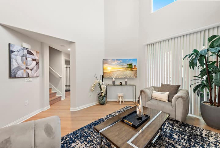 Luxury 3bd Retreat Next To Spectrum/disney/newport - Irvine, CA
