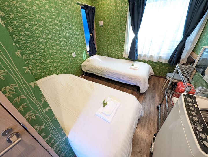 H 2020/newly‐built/one Stop Shinjuku/2 Single Beds - Tokyo