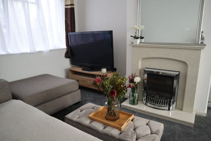 Charming 3bed House | High Barnet - Barnet