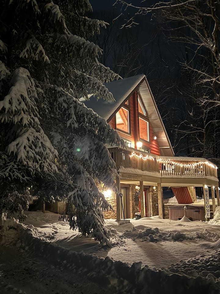 Winter Rates Lake Harmony, 7 Bedrms, Hot Tub! - Lake Harmony, PA