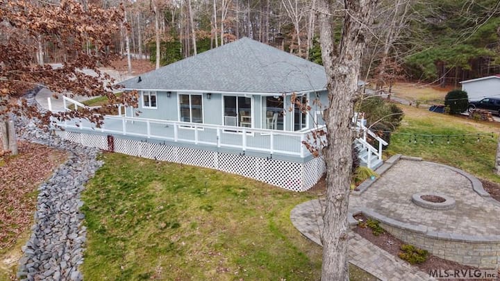 Waterfront Home With Sunset View, Grill, Games - Lake Gaston