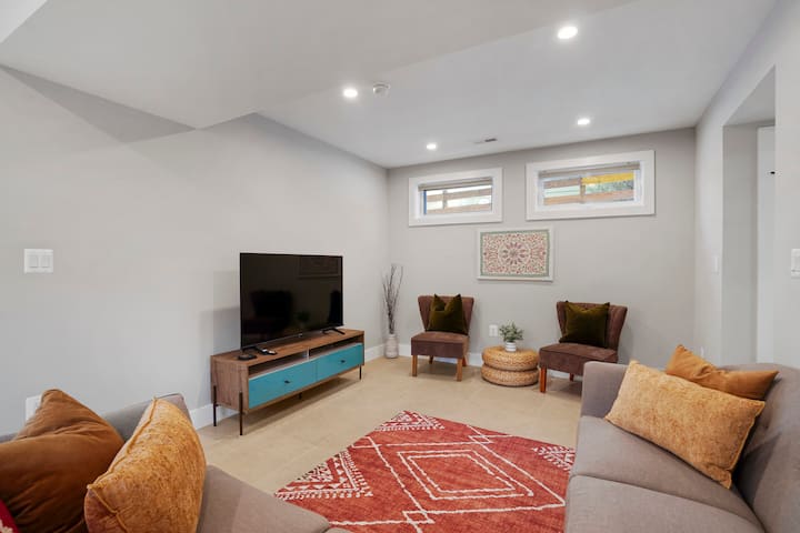 Spacious 2br Near Catholic Univ Free Parking - Hyattsville, MD