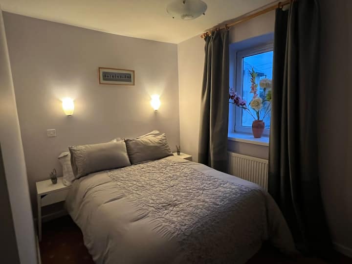 Charming Double Room En-suite - Cardiff