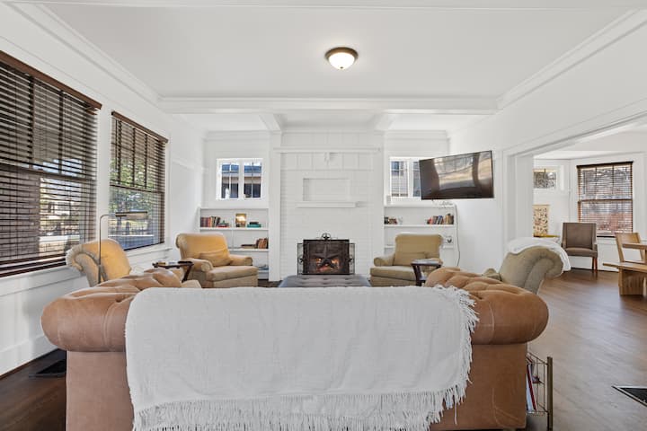 Spacious Norwood Stay• Roomy & Close To Everything - Birmingham, AL