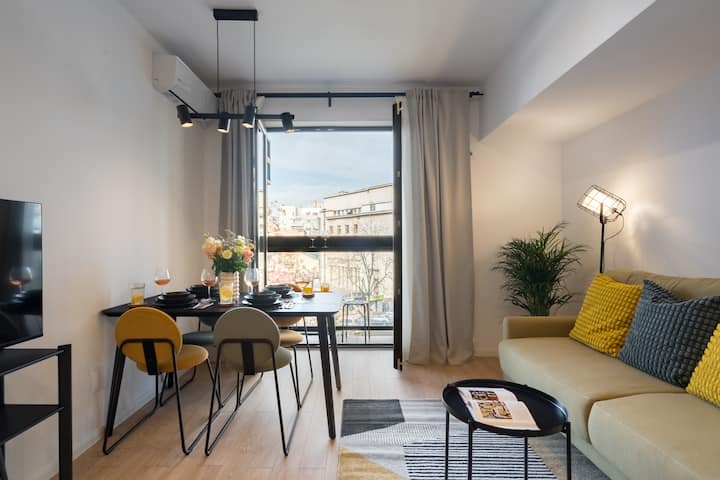 Superb Views 2br Flat | Top Location | 3 Balconies - Bucarest