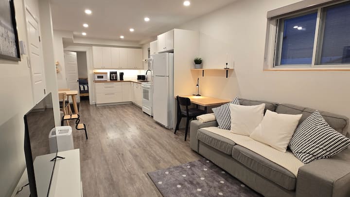 Petit Nid Moderne Et Douillet - Laval