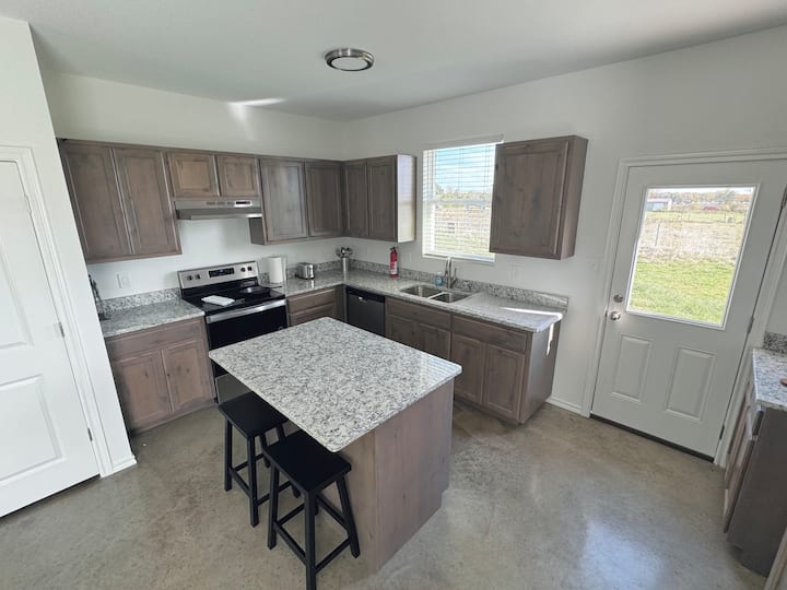 New Apartment In Keene - Joshua, TX