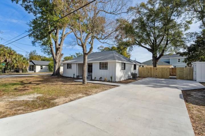 Pensacola Cottage - Pensacola, FL