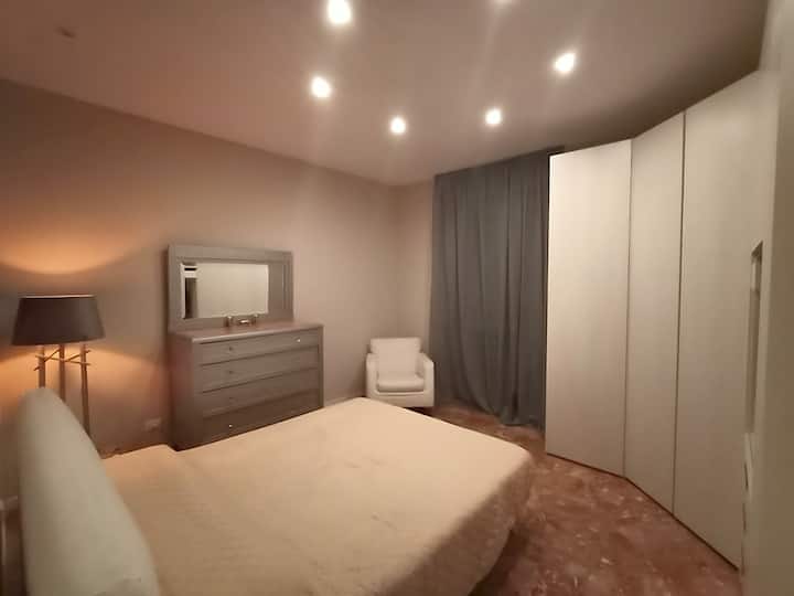 Elegante Matrimoniale.
Cin: It017029c2bz Cnnrt2 - Brescia
