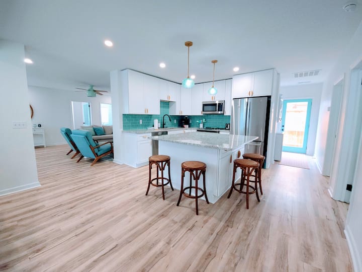 Life's 2 Short Beach Cottage - Carolina Beach