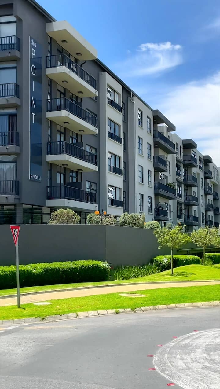 Luxury Apartment In Sandton With A Private Terrace - Sandton