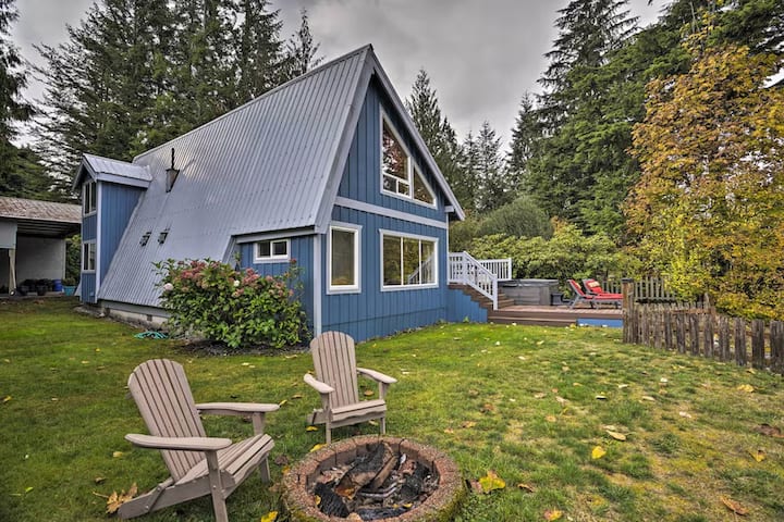 Thor's Hammer Riverfront Cabin - Gold Bar, WA