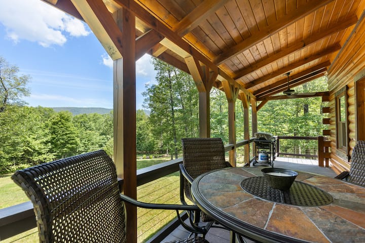 Hidden In The Valley | Pool | Pets | Fire Pit - Shenandoah River State Park, Bentonville