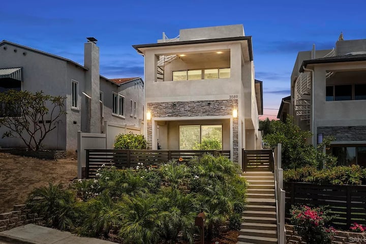 Home In Bay Park - San Diego, CA