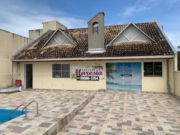 Casa C/piscina Acomoda 20pessoa - Matinhos