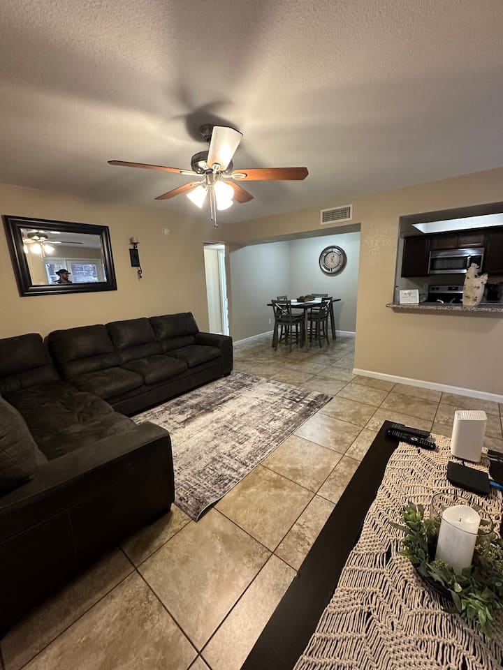 Great One Bedroom Condo At Cedar Creek In Glendale - Glendale