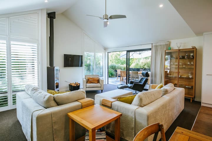 Number 3 | Close To Lake | Easy Walk Into Wanaka - Wanaka