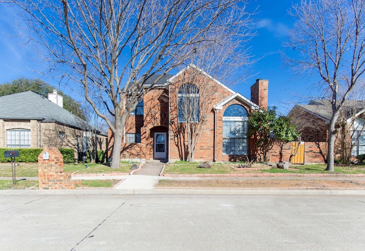 Newly Renovated Home Richardson 4bdr-3ba - Richardson, TX