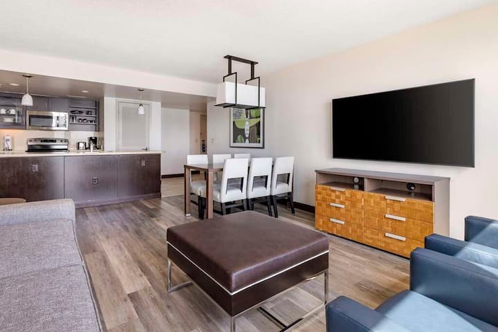 Virginia Beach Stay, Ocean Beach Resort - Virginia Beach