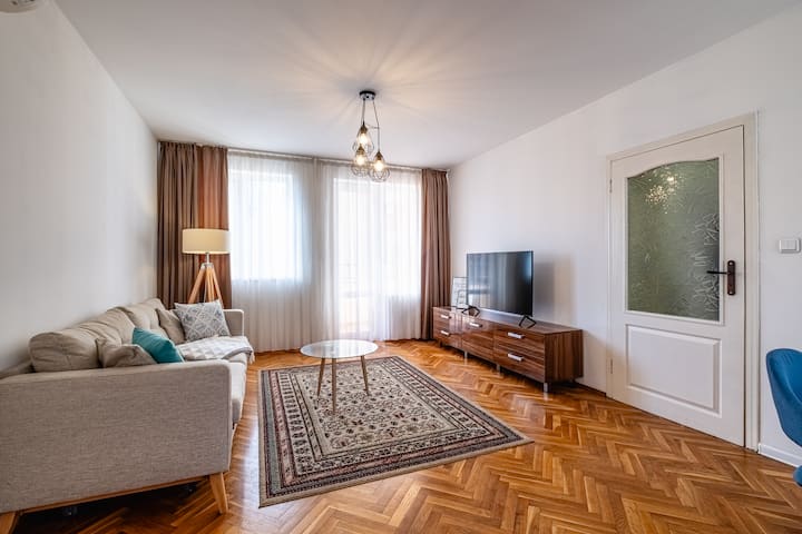Charming Apartment By Sea Garden With Parking - Varna