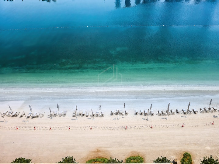 Marvelous Sea View Apartment With Beach Access - Dubai
