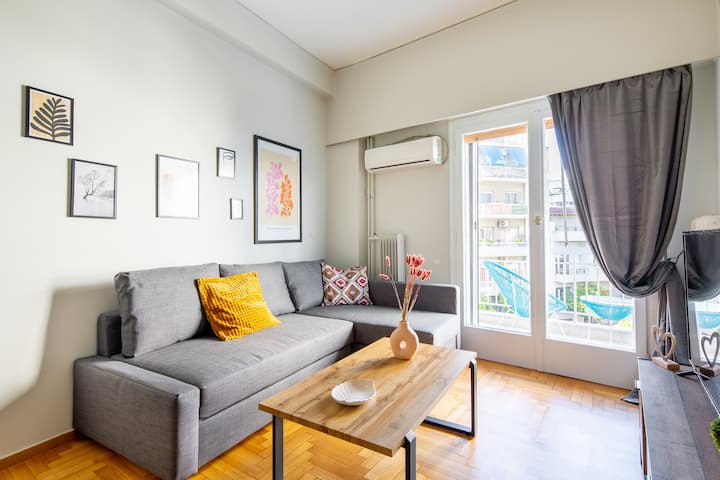 Spacious Apartment With Partial Acropolis View - アテネ