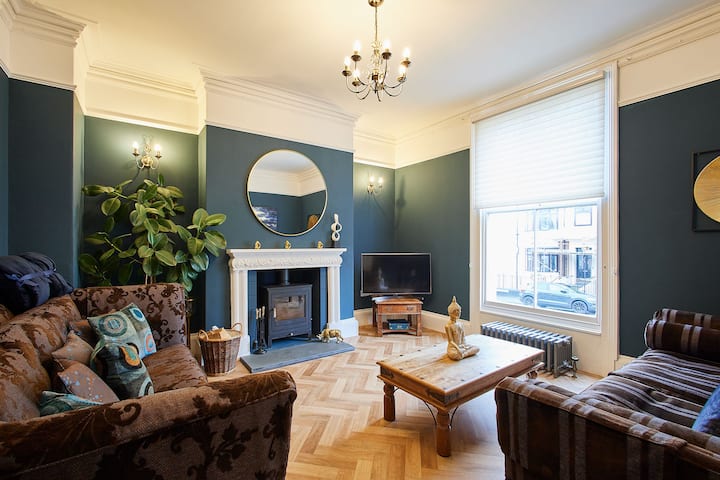 Deja Blue Beautiful Period Property - Whitby