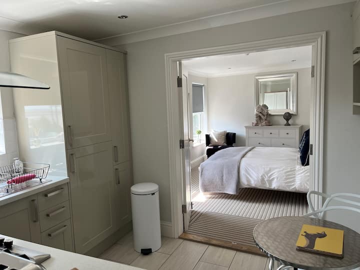 Beautiful Seafront Studio Apartment - Cleethorpes