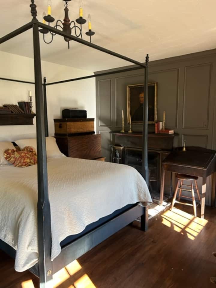 Bed Chamber 1 At The Inn - Brookfield, WI