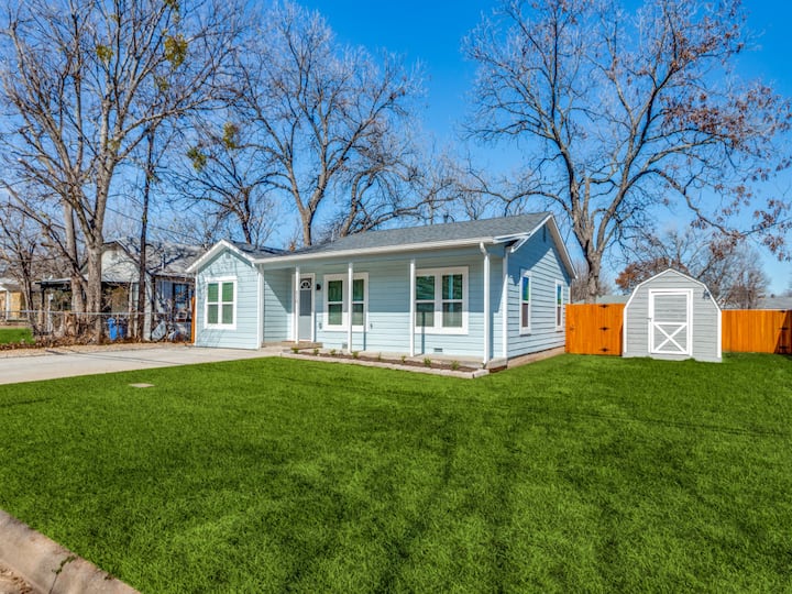 Small Town Elegance. - Granbury, TX