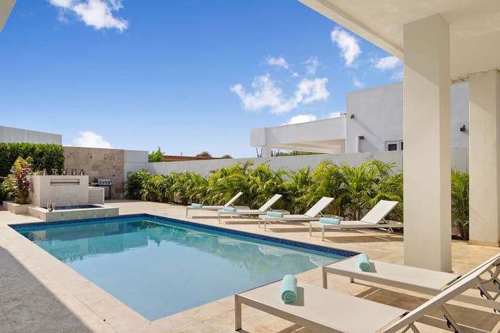 New Modern Villa ~ Jacuzzi ~Pvt Pool ~ Close2beach - Aruba