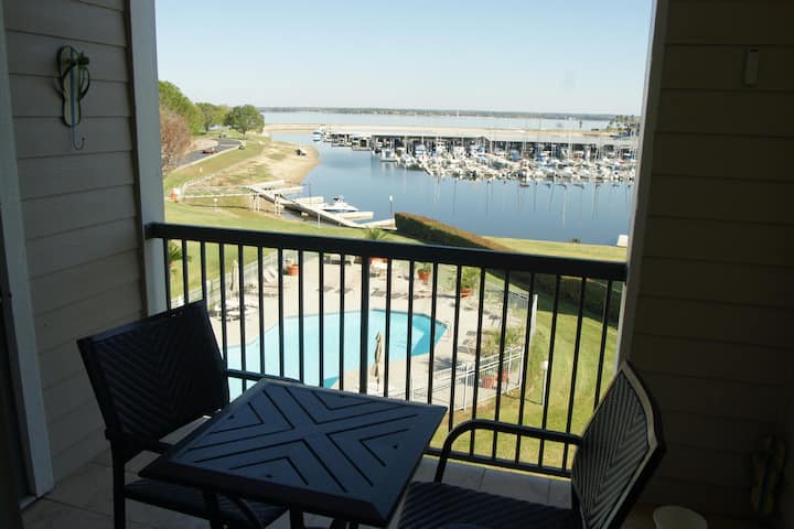Enjoy The Lake View From 302 A - Lake Conroe, TX