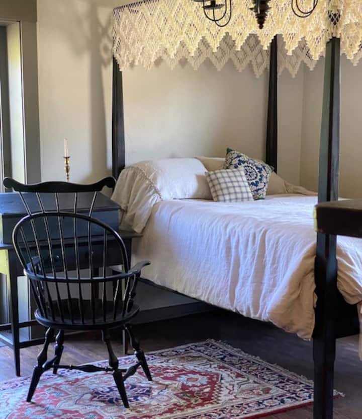 Bed Chamber 3 At The Inn - Waukesha, WI