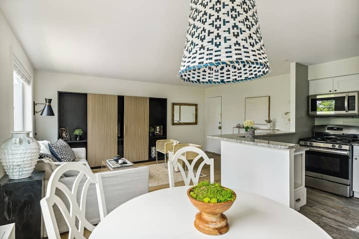 Crystal City Charm 2br / Free Parking 304 - Arlington, VA