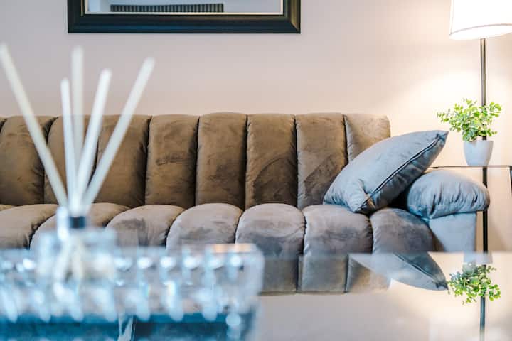 New! Luxurious Apartment, Free Gym, Sleeps 3 - Preston