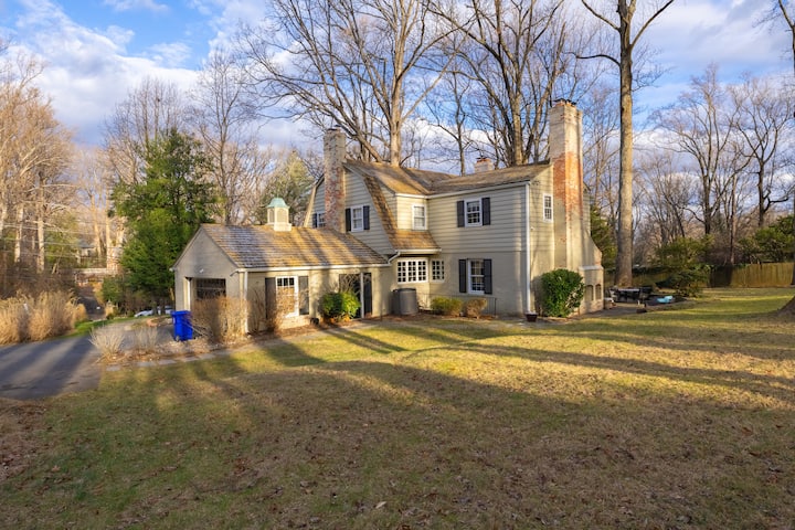 Beautiful Entire Home 7br / 8 Beds In Bethesda - Bethesda, MD