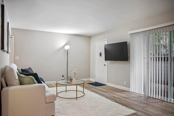 King Bed | Fully Furnished | By Stanford - San Mateo, CA