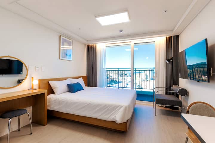 <양리단길 더오션>구피9 #17층고층 #오션뷰#죽도해변 서핑명소#키즈무료숙박 - South Korea