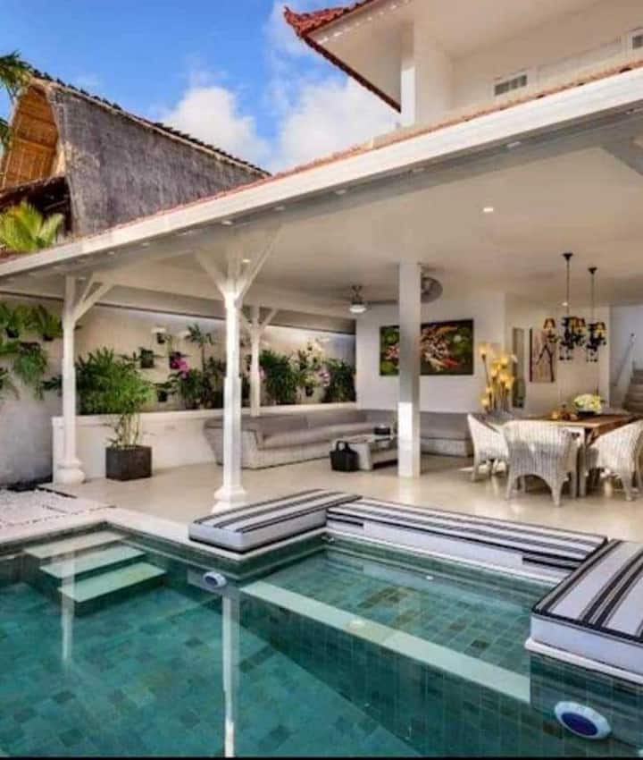 Seminyak 4bedroom Family Villa Oasis - Seminyak