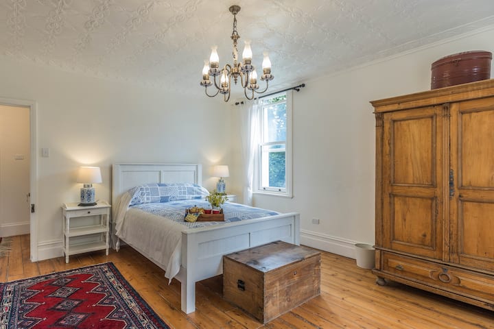 Islay House - Blue Room - Woodend