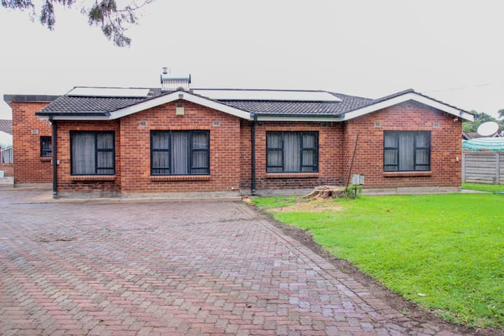 Darwendale Vacation Rentals & Homes - Mashonaland West Province ...