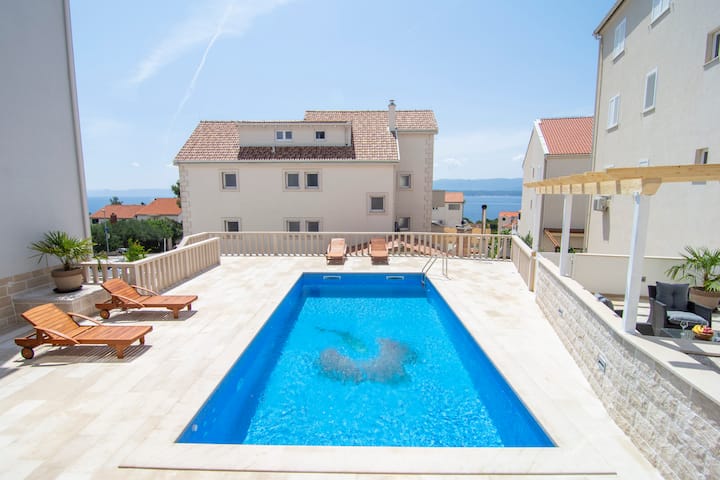 S4 -2br Apartment With Pool View - Bol