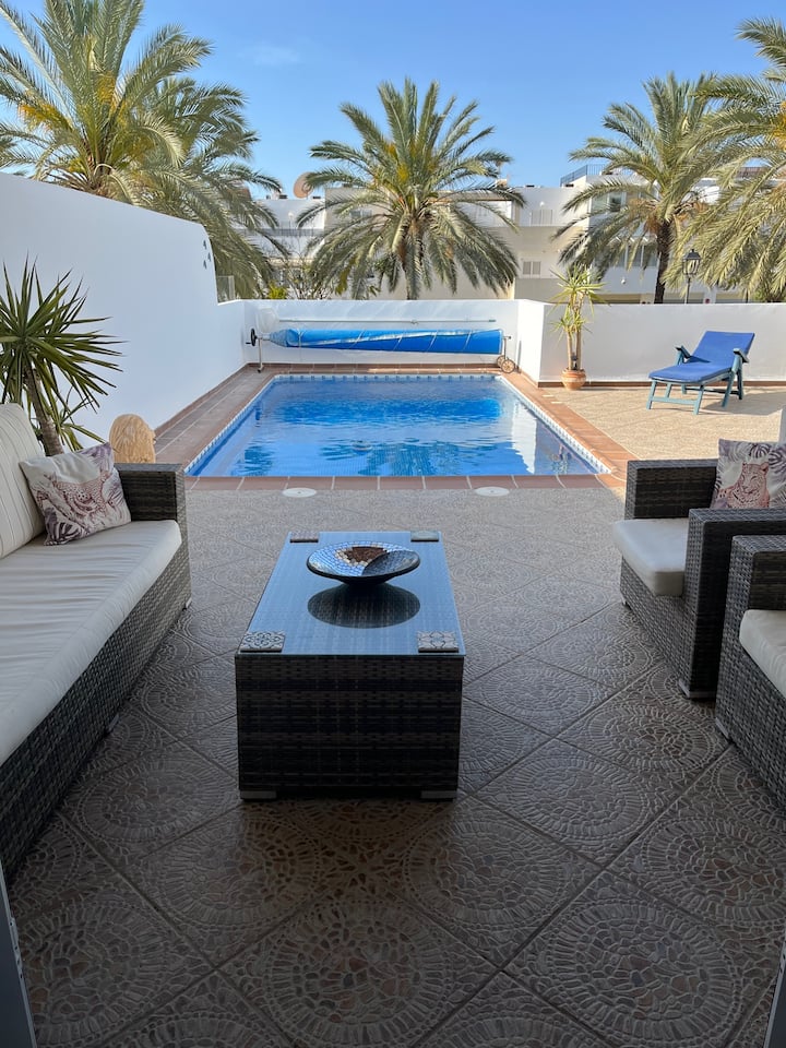 Preciosa Villa De Dos Plantas Con Piscina Privada - Mojácar